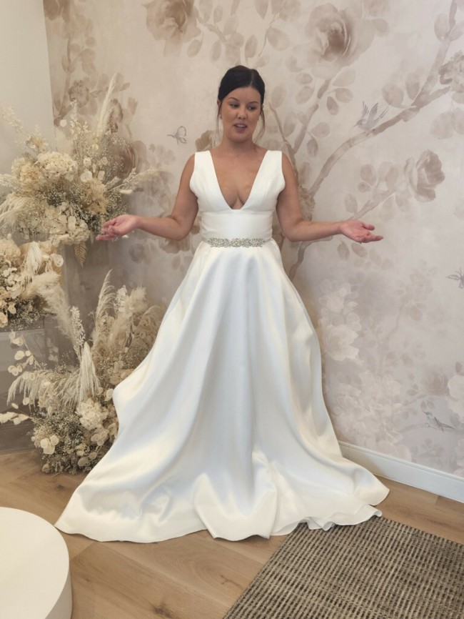 Sarah Seven Amara New Wedding Dress Save 27% - Stillwhite