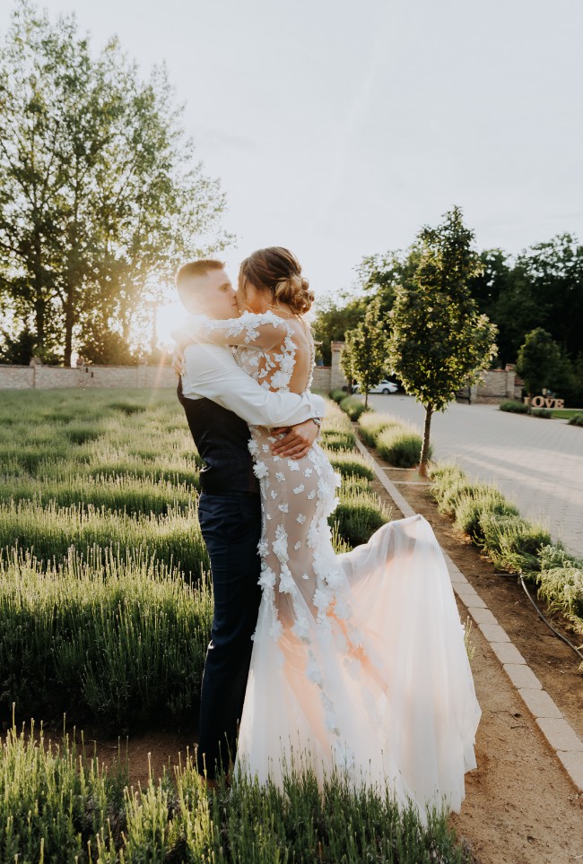 Leya Marini Stella Sample Wedding Dress Save 76% - Stillwhite