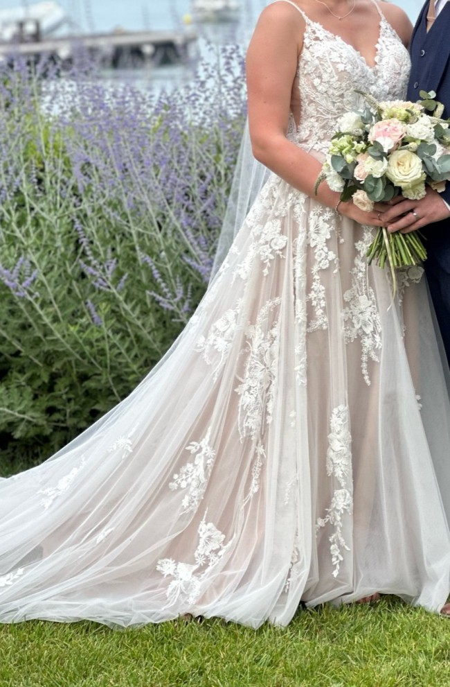 Allure Romance Wedding Dress - Stillwhite