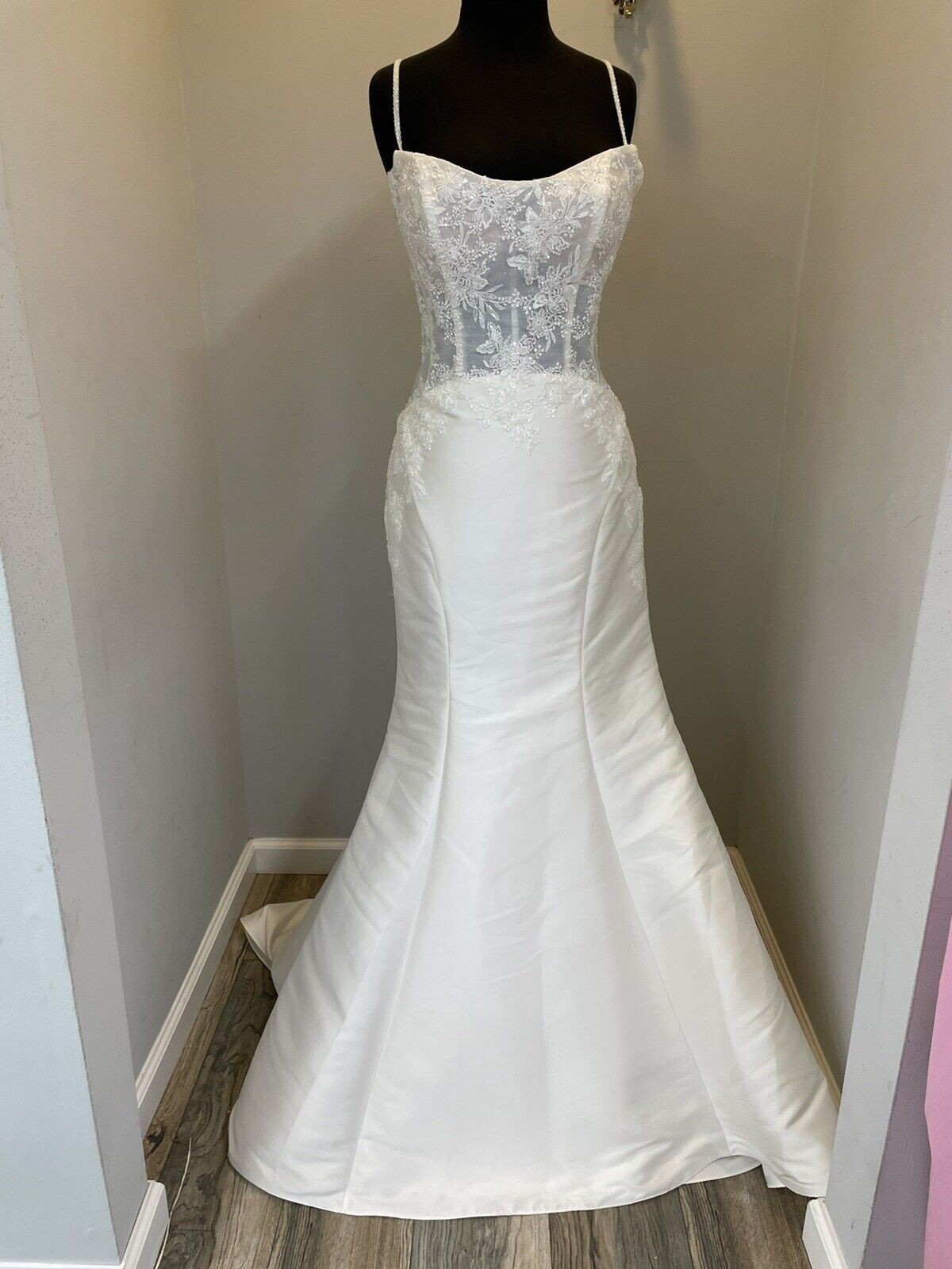 Stella York New Wedding Dress Save 31% - Stillwhite