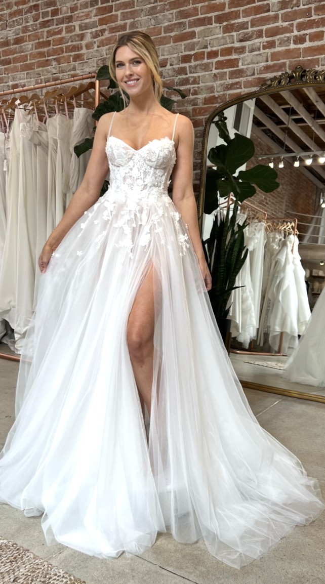 A-Line Sample Wedding Dress Save 45% - Stillwhite