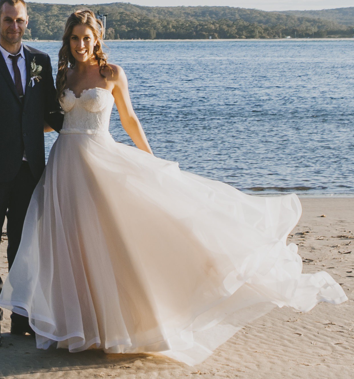 Karen Willis Holmes Saskia Bodice, Paige Skirt and Trains Used Wedding ...