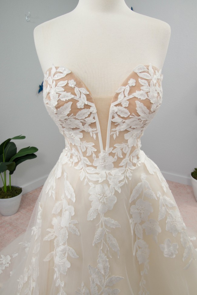 Enzoani, Shiloh Sample Wedding Dress Save 72% - Stillwhite