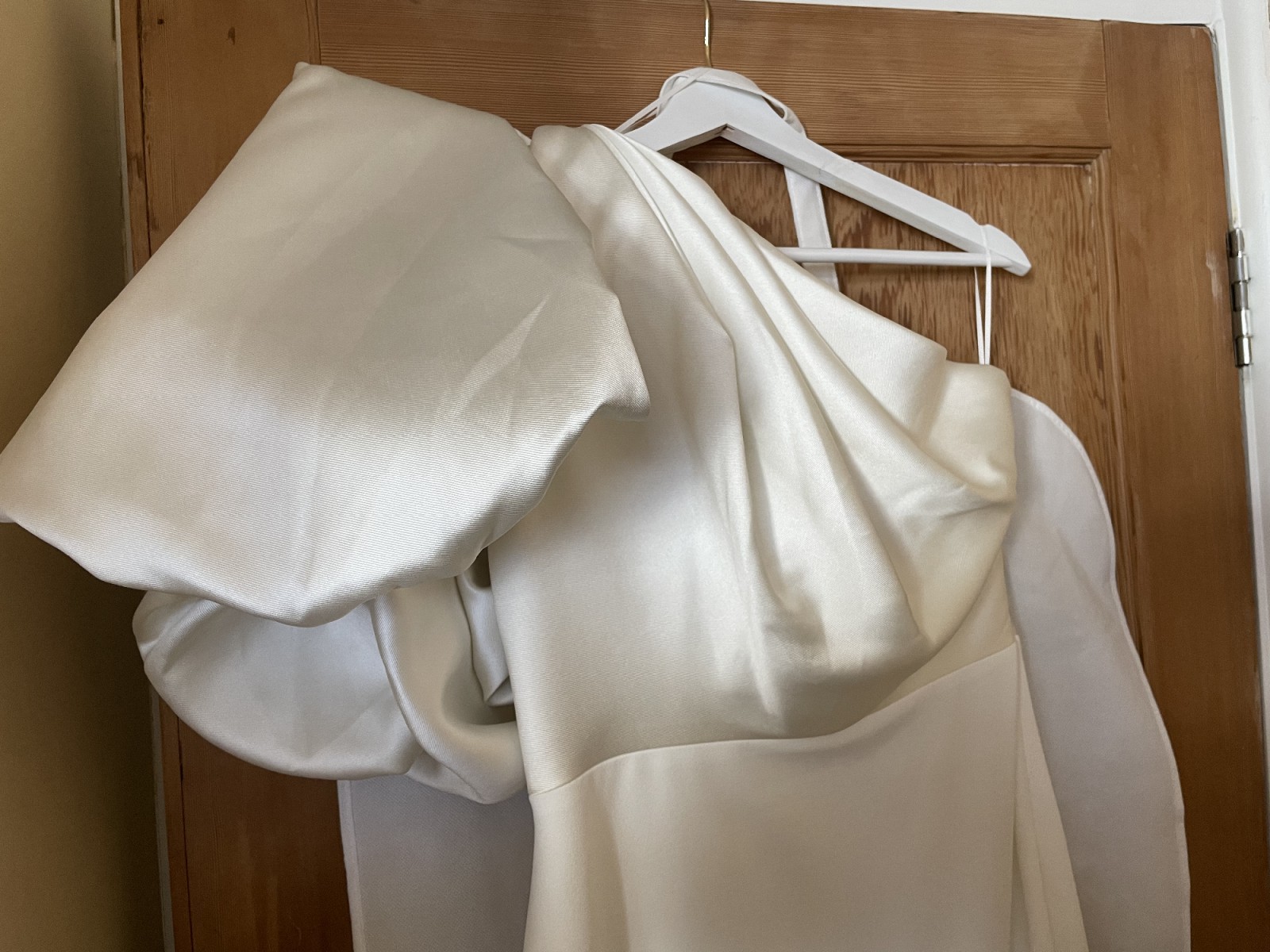 Solace London New Wedding Dress Save 23% - Stillwhite