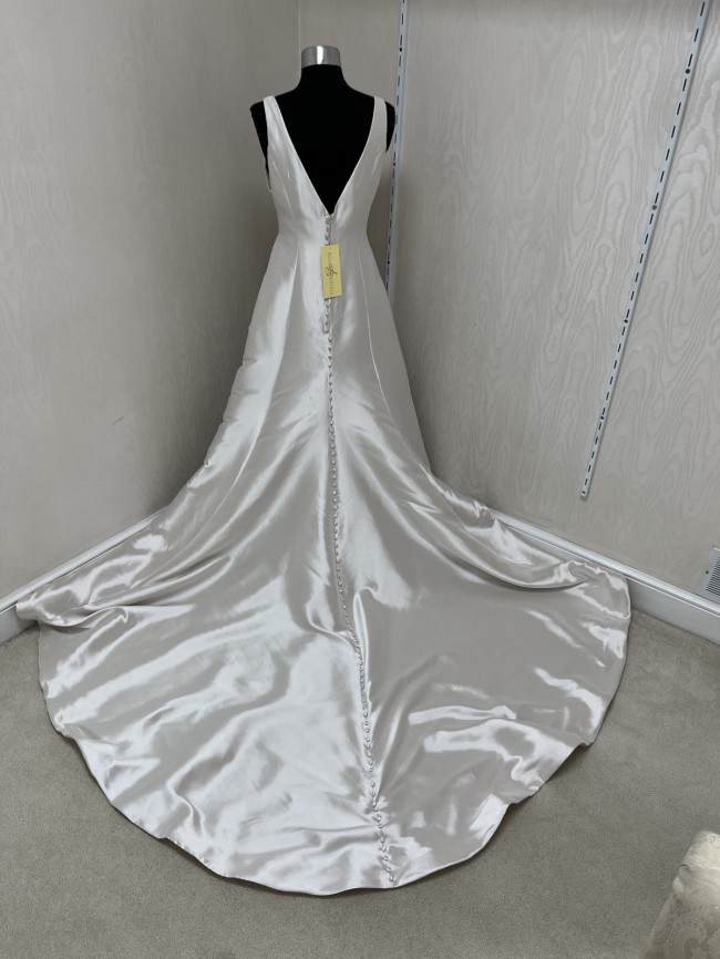 Allure Bridals 9600 Sample Wedding Dress Save 62% - Stillwhite