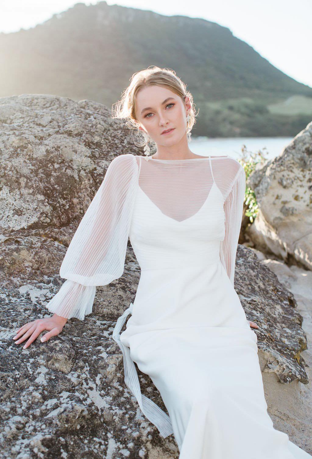 Gown & Altar Kate Bridal topper New Wedding Dress Save 30% - Stillwhite