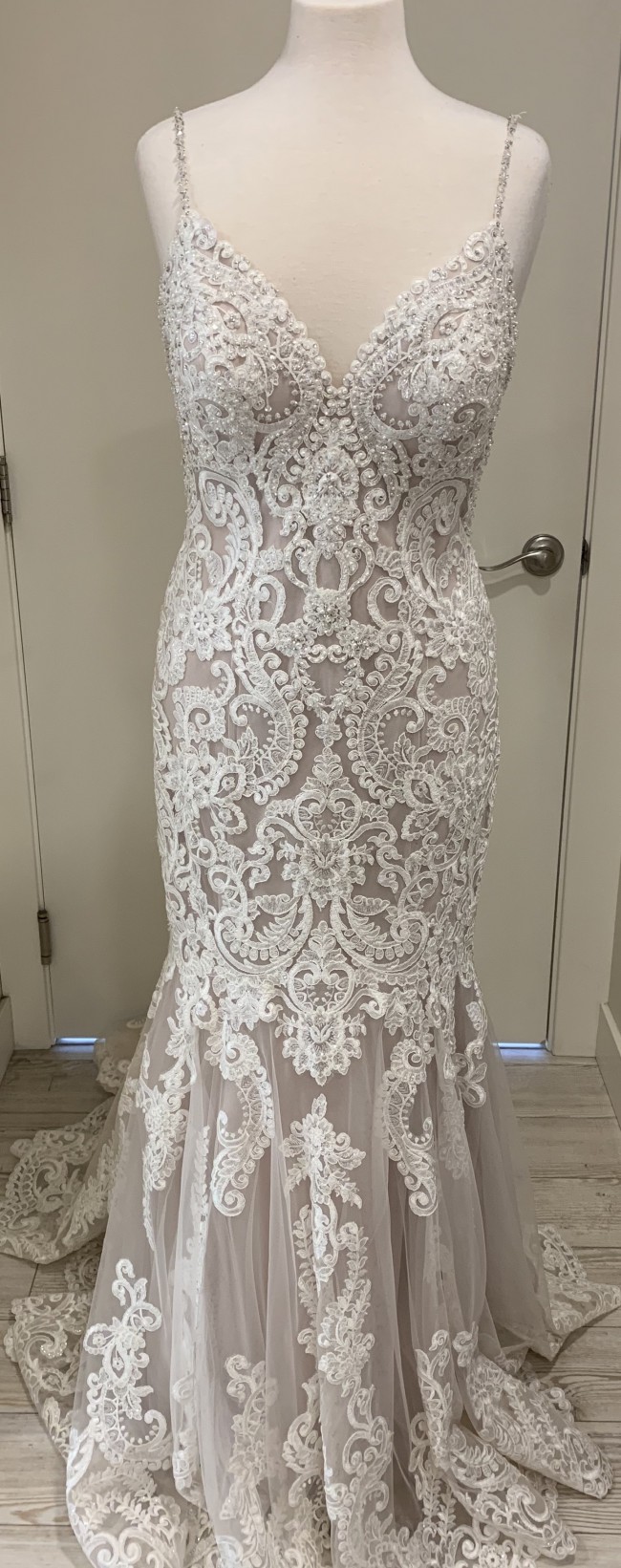 Allure Bridals 9624 Sample Wedding Dress Save 69% - Stillwhite