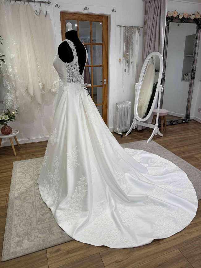 Justin Alexander Sample Wedding Dress Save 79% - Stillwhite
