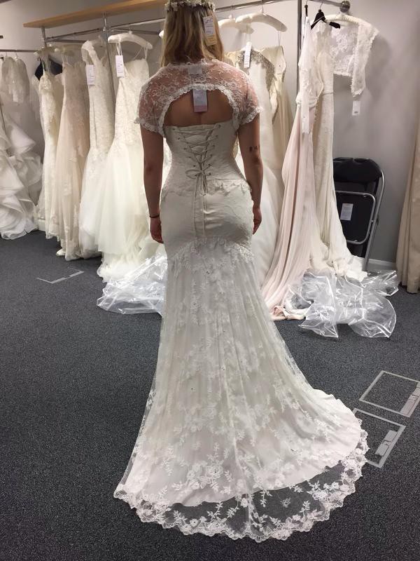 Angela Vickers Rendezvous Sample Wedding Dress Save 89% - Stillwhite