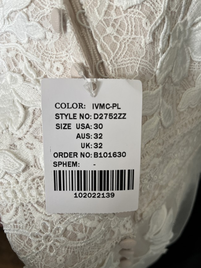Essense of Australia D2752 New Wedding Dress Save 61% - Stillwhite
