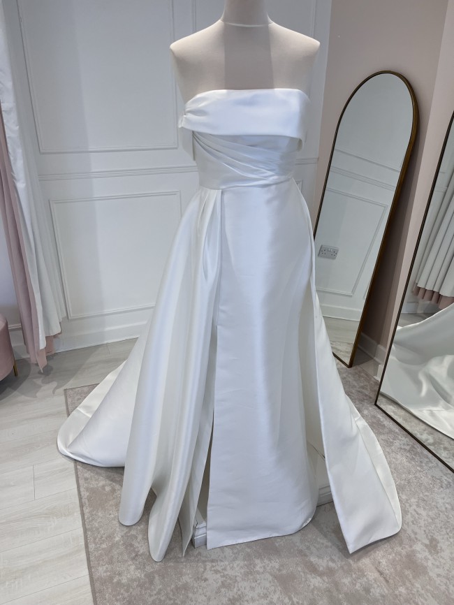 Jane Hill, Nightingale Sample Wedding Dress Save 63% - Stillwhite