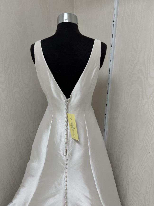 Allure Bridals 9600 Sample Wedding Dress Save 62% - Stillwhite