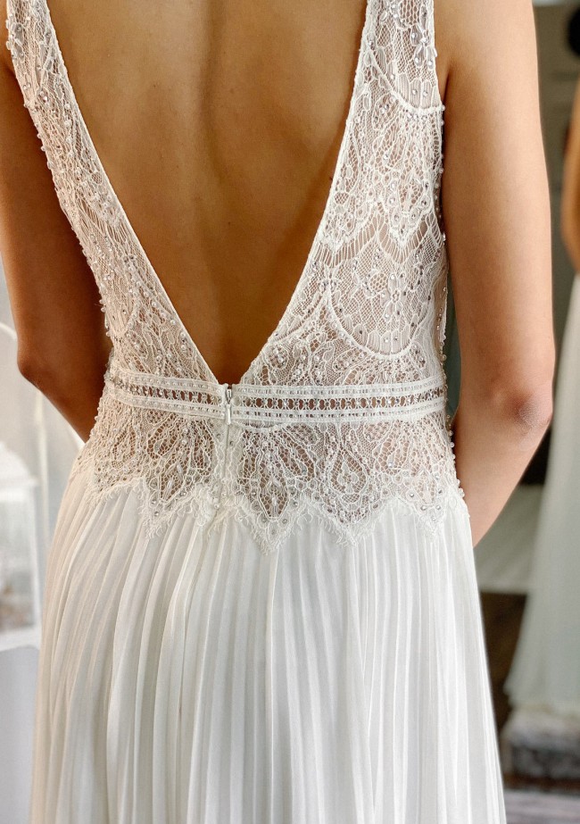 The Laid-Back Bride Custom Sample Wedding Dress Save 36% - Stillwhite