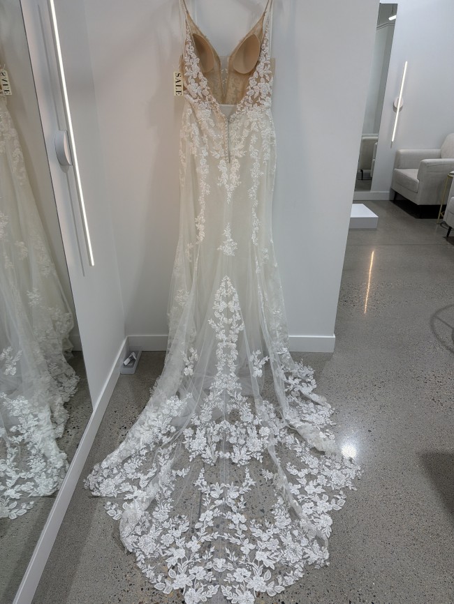 Private Label, Iris Sample Wedding Dress Save 83% - Stillwhite