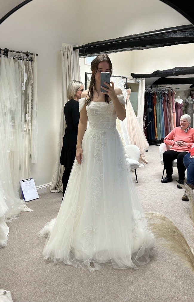 Ellis Bridal Aliana New Wedding Dress Save 33% - Stillwhite