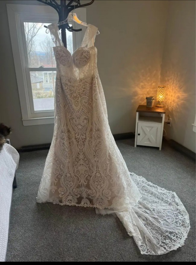 Silk Bridal Easton Rowyn New Wedding Dress Save 28% - Stillwhite