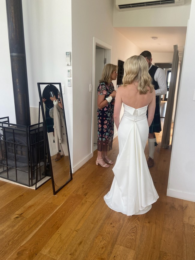 Catherine R Couture Wedding Dress Save 45% - Stillwhite