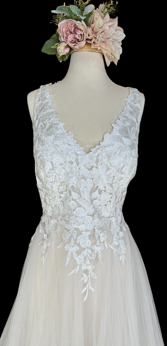 Maggie Sottero, Stephanie Lynette (Whimsical A-line ~ Rebecca Ingr ...