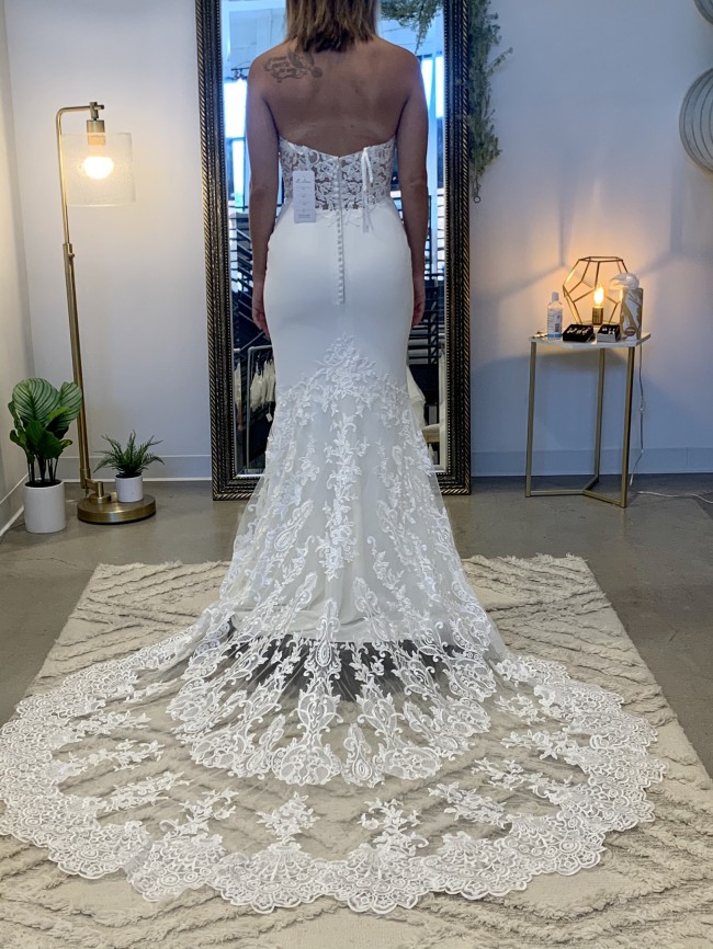 Lis Simon New Wedding Dress Save 25% - Stillwhite