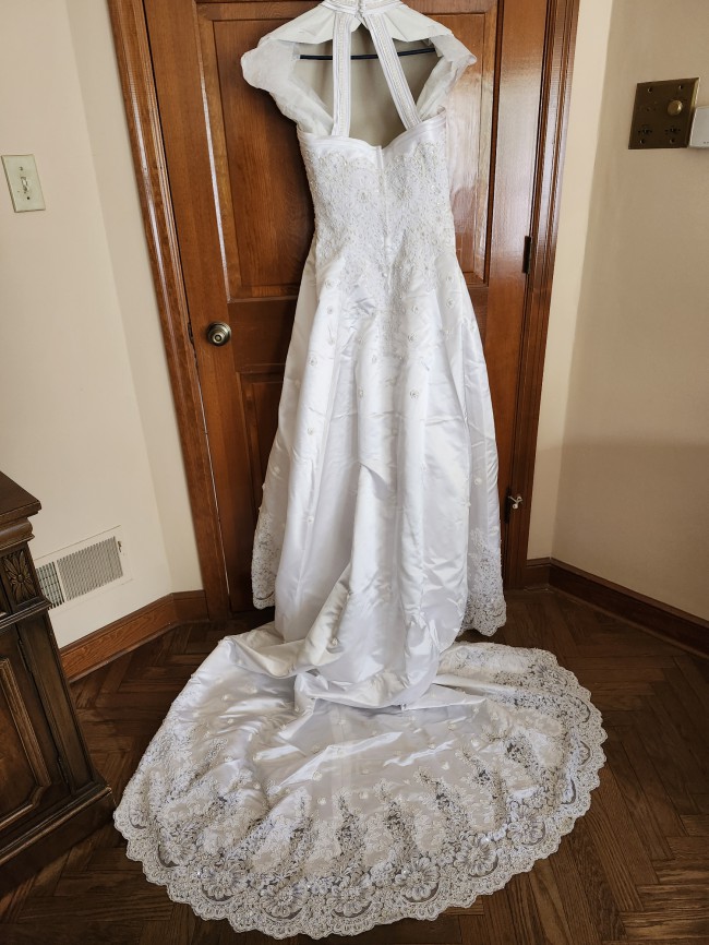 Signature Collection Wedding Dress Save 70% - Stillwhite
