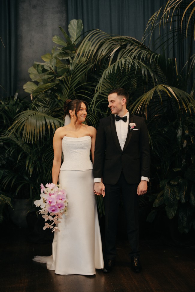 Karen Willis Holmes, Cheyenne + Karly Wedding Dress Save 36% - Stillwhite
