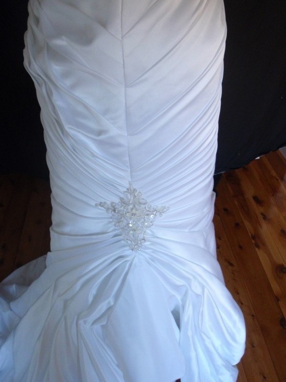 Design By Moonlight Sample Wedding Dress Save 72% - Stillwhite