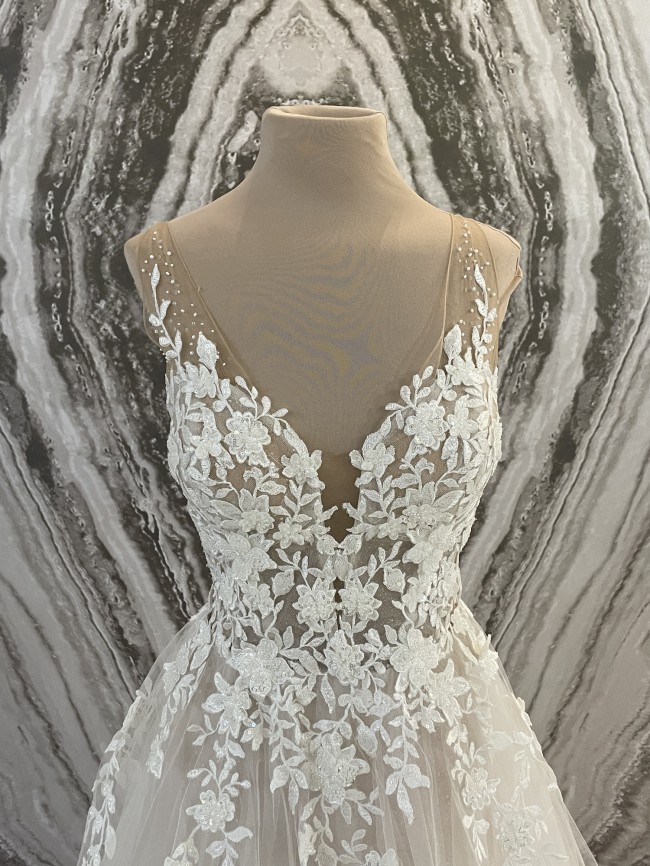 Blue By Enzoani, Olani Sample Wedding Dress Save 54% - Stillwhite