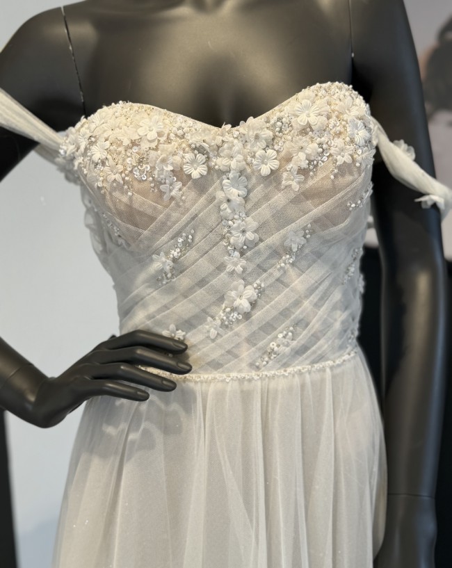 Pronovias, Danxia Sample Wedding Dress Save 30% - Stillwhite