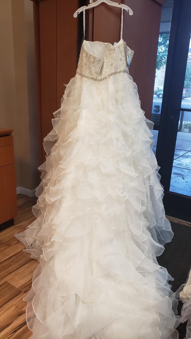 Alfred Angelo, 981 Sapphire Collection Sample Wedding Dress Save 58% ...