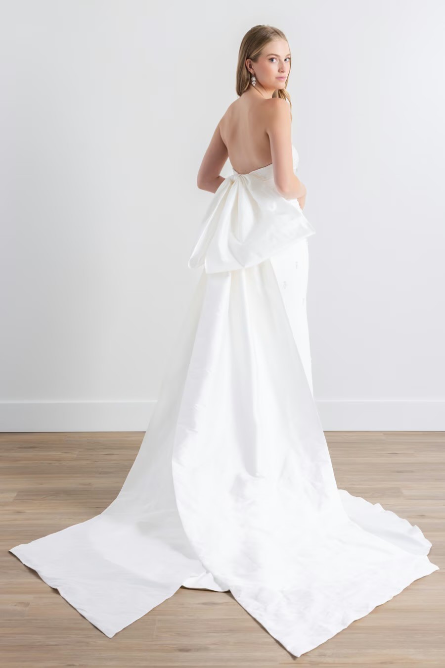 Watters, Sanora Sample Wedding Dress Save 51% - Stillwhite