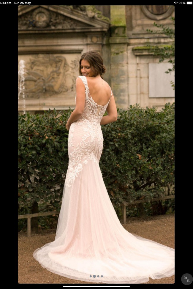 Madi Lane, Isla Sample Wedding Dress Save 80% - Stillwhite