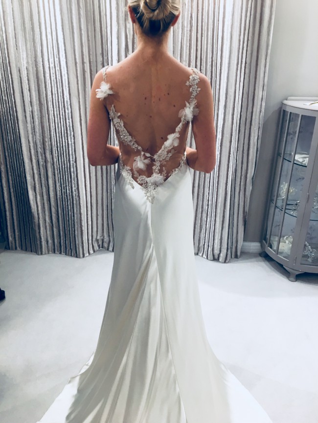 Sassi Holford Nadia Used Wedding Dress Save 65% - Stillwhite