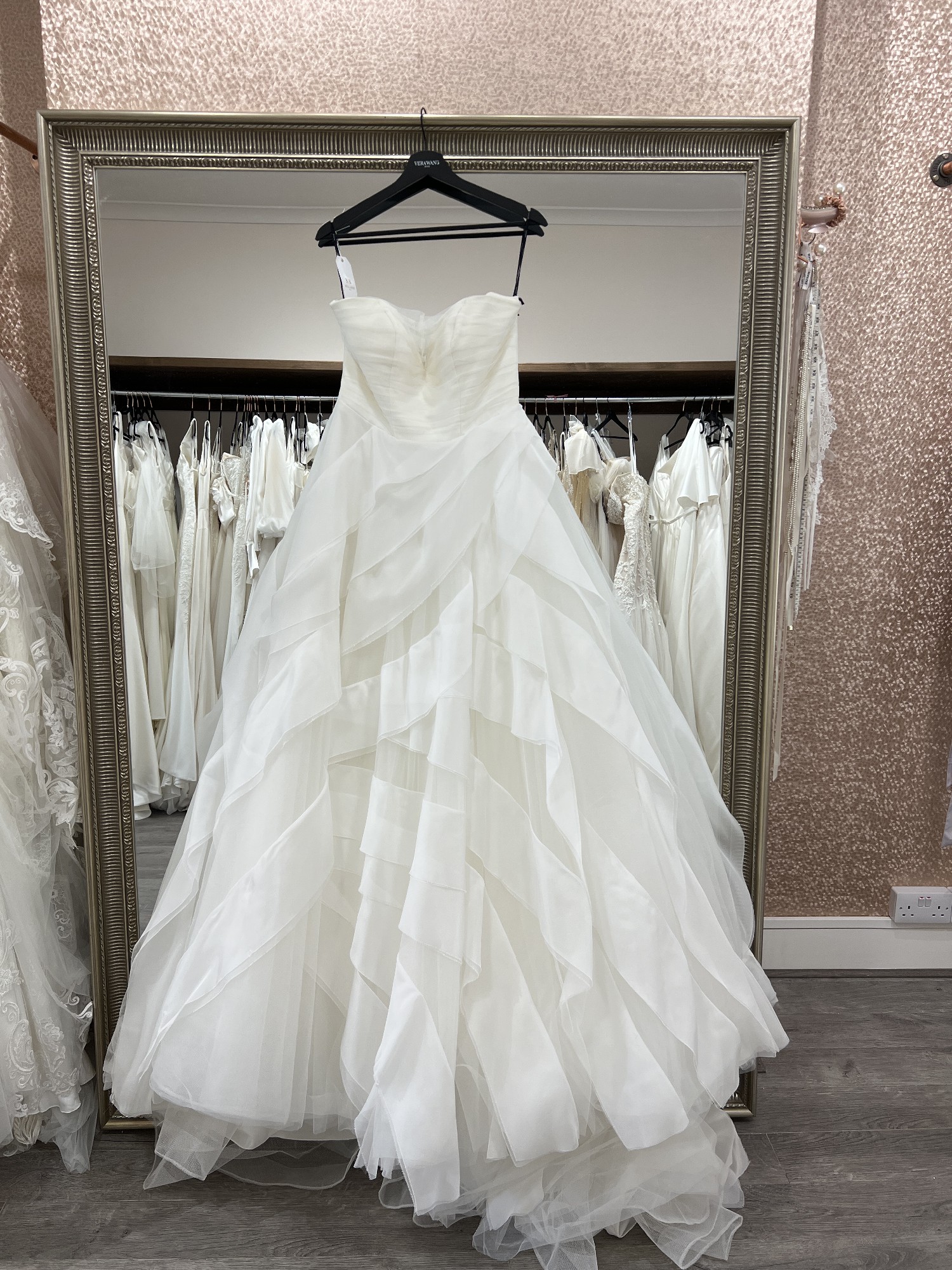 Vera Wang Yvette Sample Wedding Dress Save 64% - Stillwhite