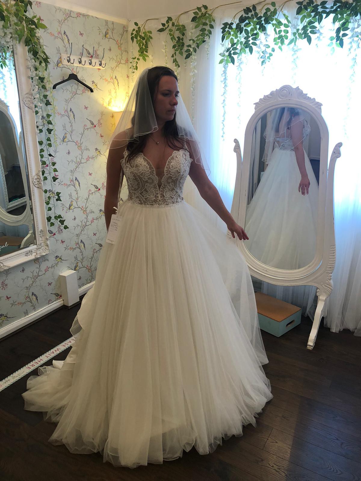 Maggie Sottero Mallory Sample Wedding Dress Save 80% - Stillwhite