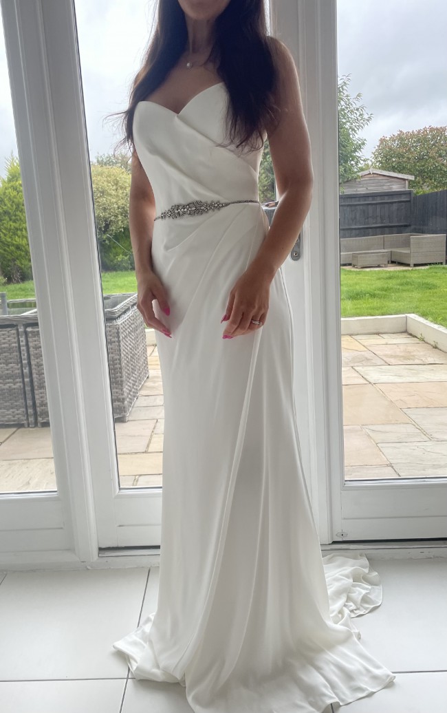 Suzanne Neville Constance Sample Wedding Dress Save 66% - Stillwhite