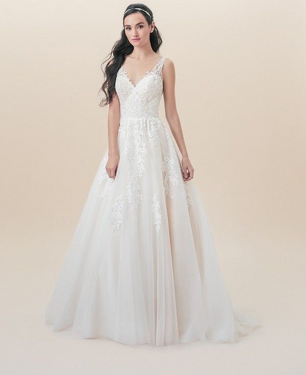 Moonlight Bridal, T832 Sample Wedding Dress Save 52% - Stillwhite