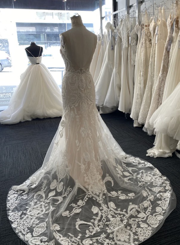 Casablanca Bridal Sample Wedding Dress Save 74% - Stillwhite
