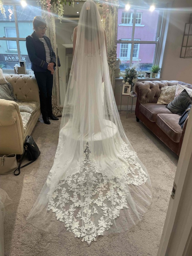 Enzoani New Wedding Dress Save 40% - Stillwhite