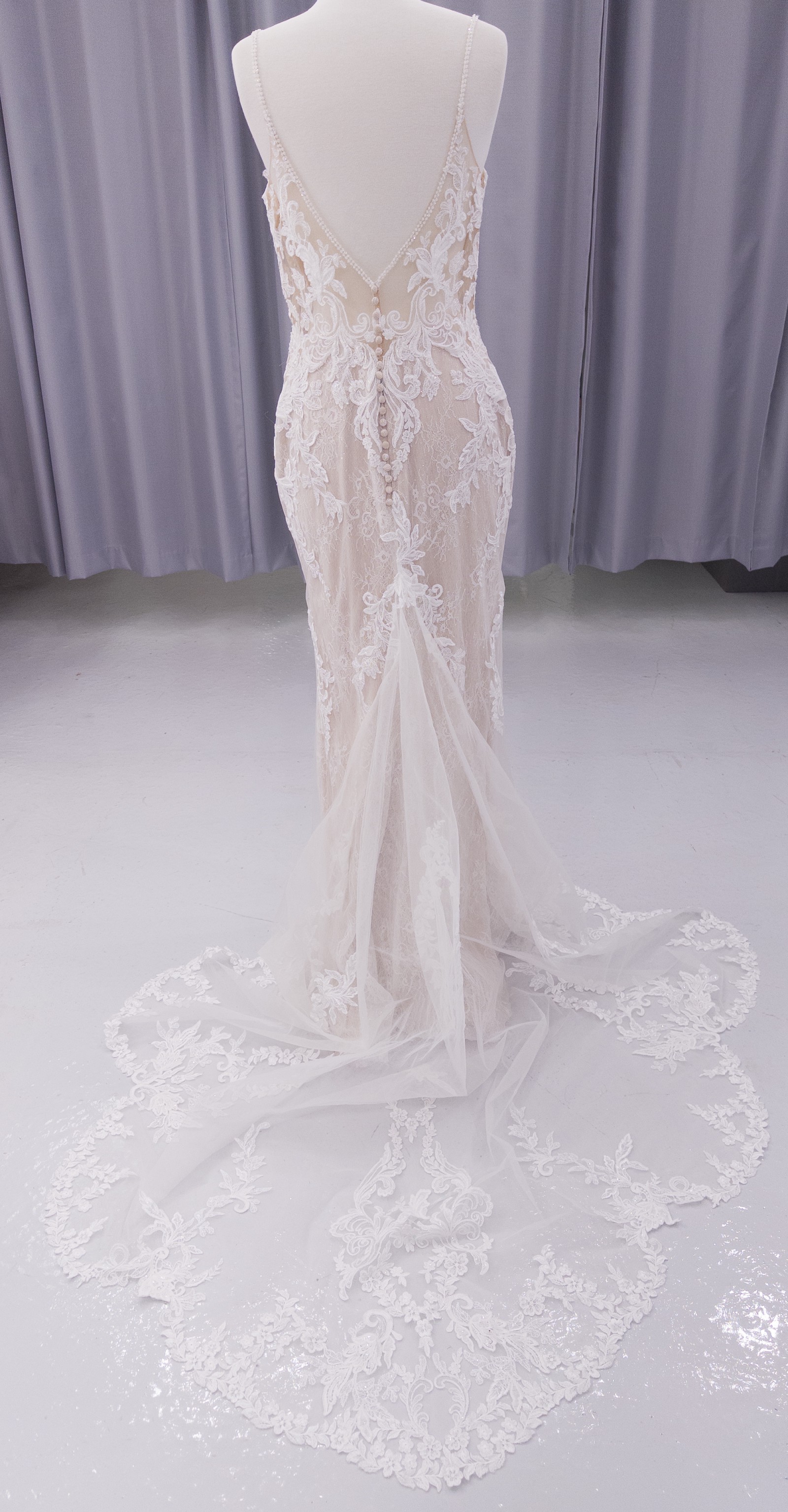 Enzoani, Owen Sample Wedding Dress Save 75% - Stillwhite