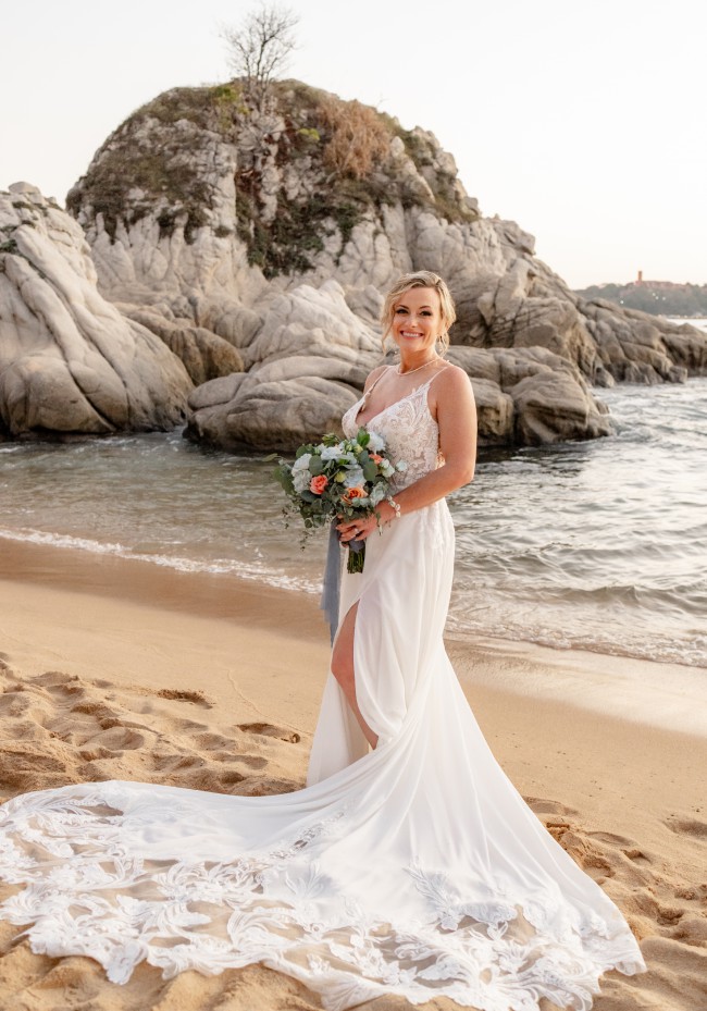 Allure Bridals Wedding Dress Save 50% - Stillwhite