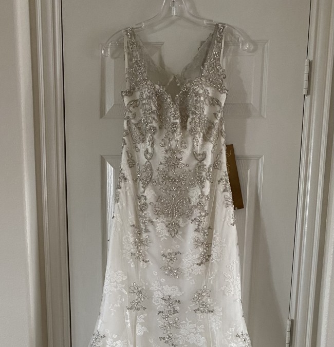 Demetrios, 1491 New Wedding Dress Save 84% - Stillwhite