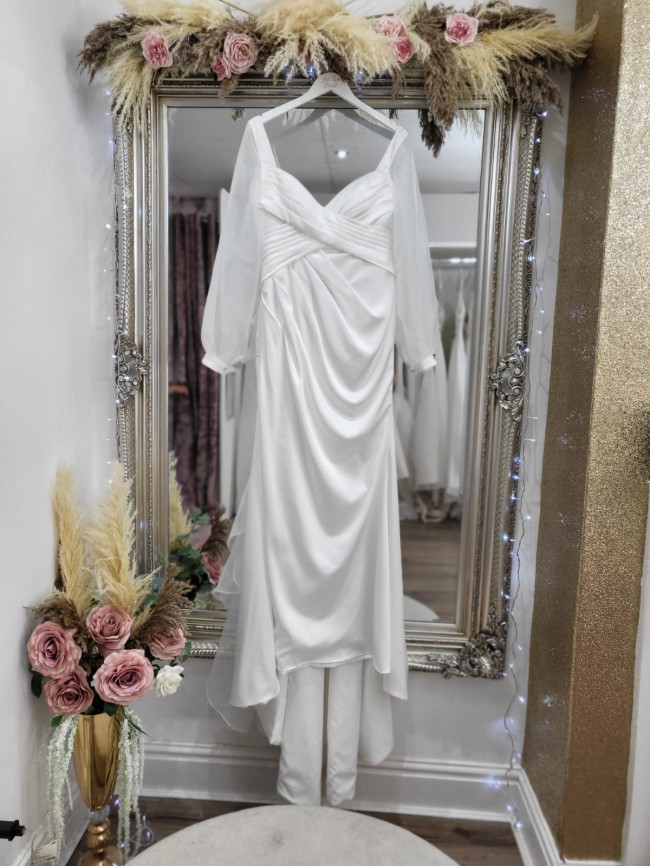 Richard Designs New Wedding Dress - Stillwhite