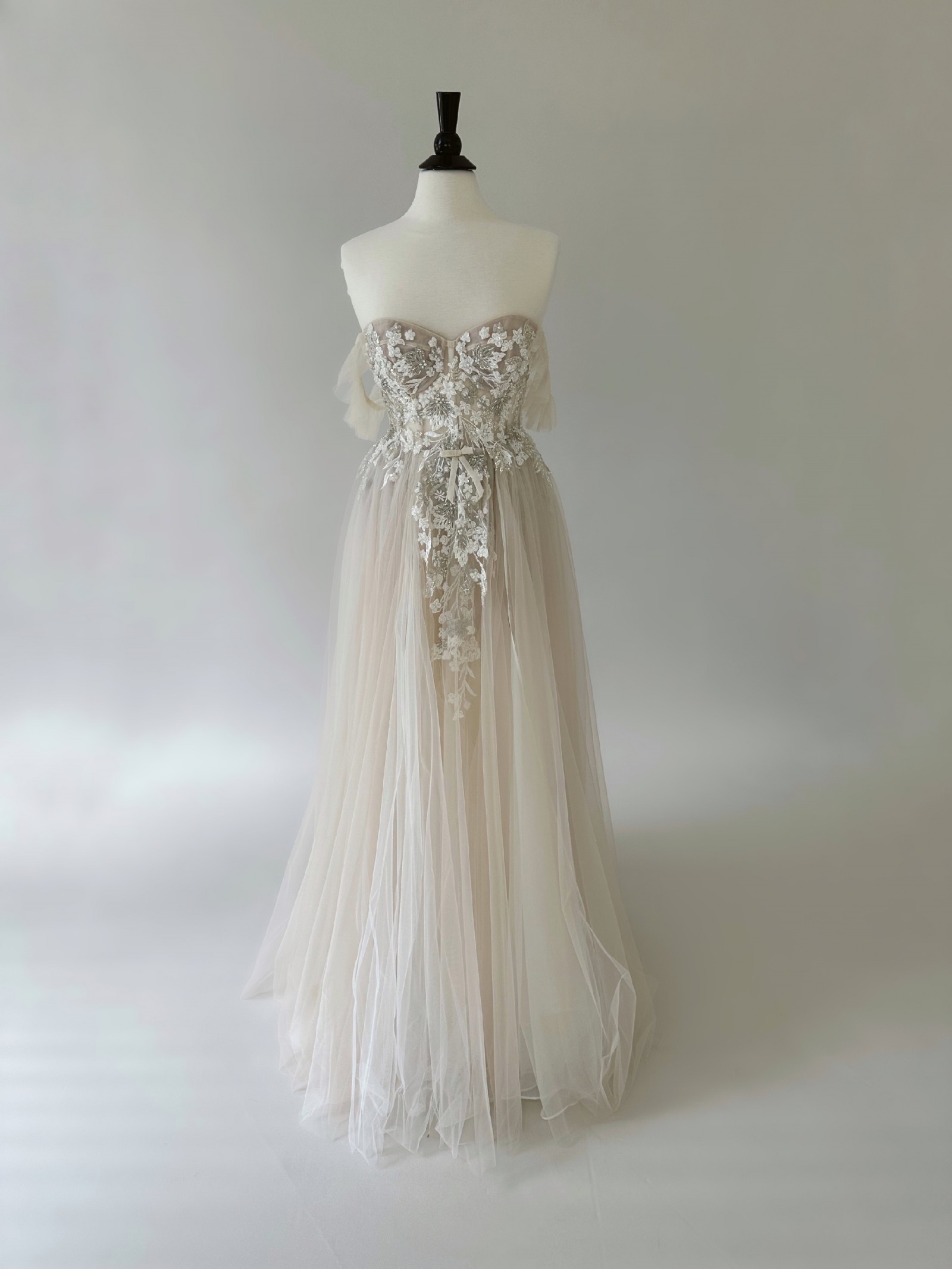 Muse By Berta New Wedding Dress Save 74% - Stillwhite