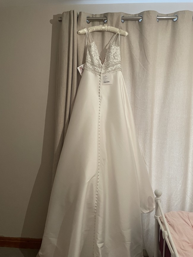 Stella York 6884 New Wedding Dress Save 33% - Stillwhite