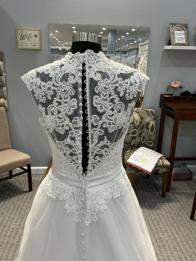 House Of Wu Sample Wedding Dress Save 39% - Stillwhite