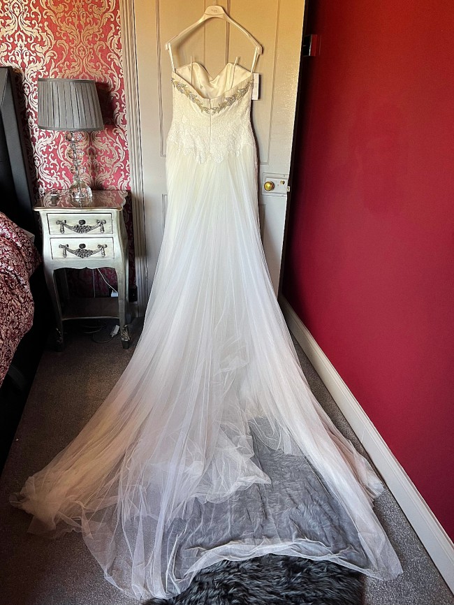 Benjamin Roberts New Wedding Dress Save 60% - Stillwhite