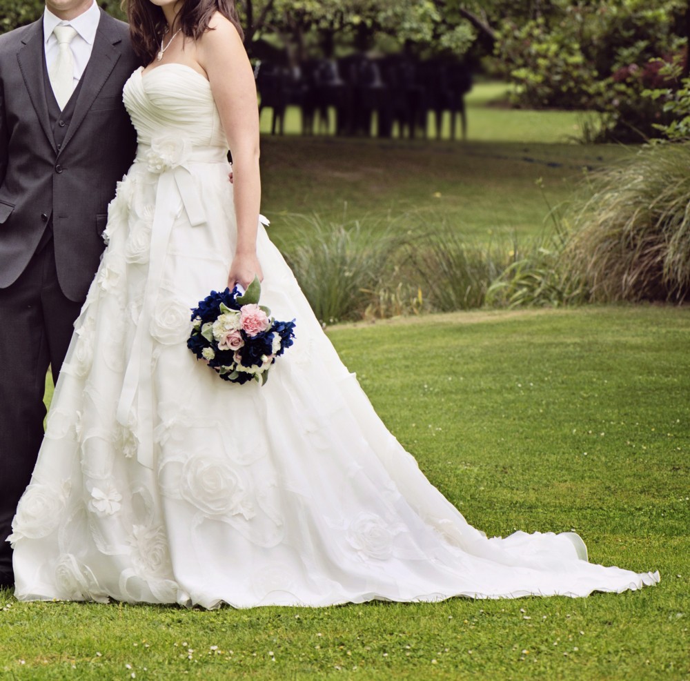Avon Bridal Preloved Wedding Dress Save 83% - Stillwhite
