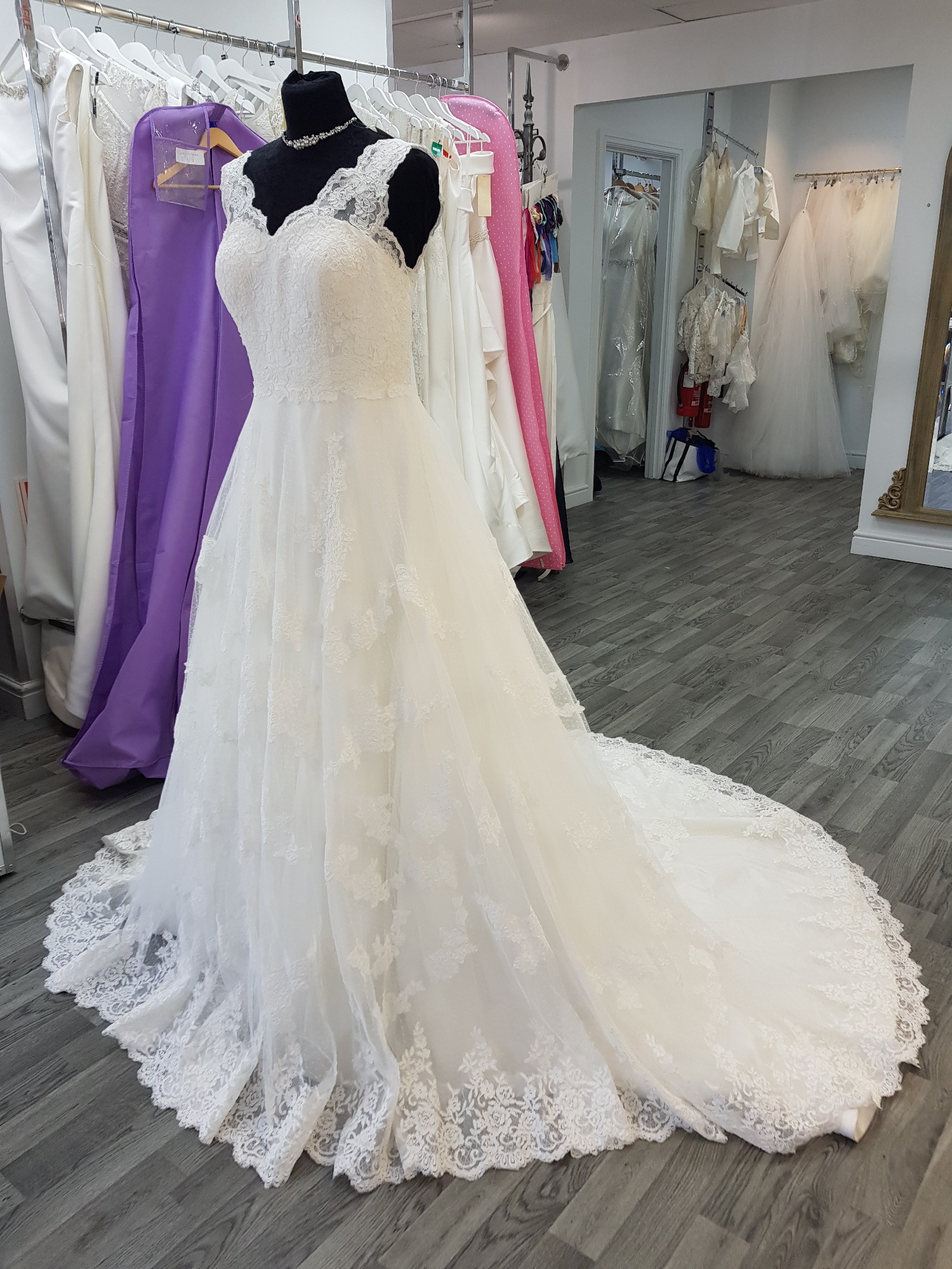 Grace Harrington Sample Wedding Dress Save 29% - Stillwhite