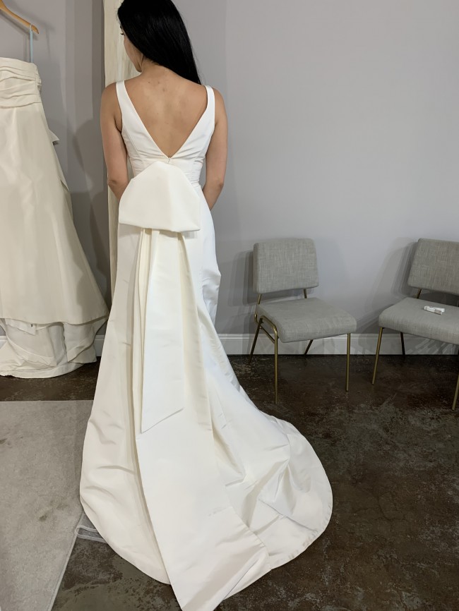 Carolina Herrera Aubrey Sample Wedding Dress Save 67% - Stillwhite