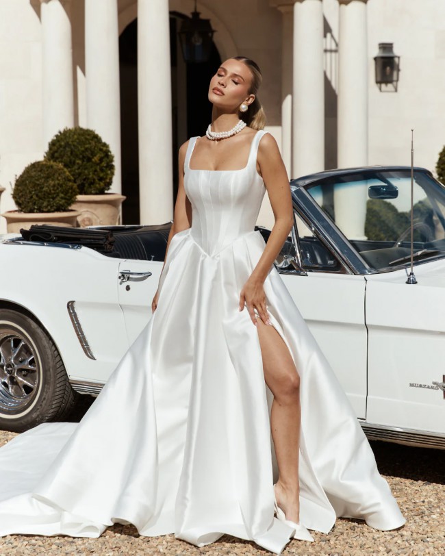 Jane Hill, Navy Sample Wedding Dress Save 42% - Stillwhite